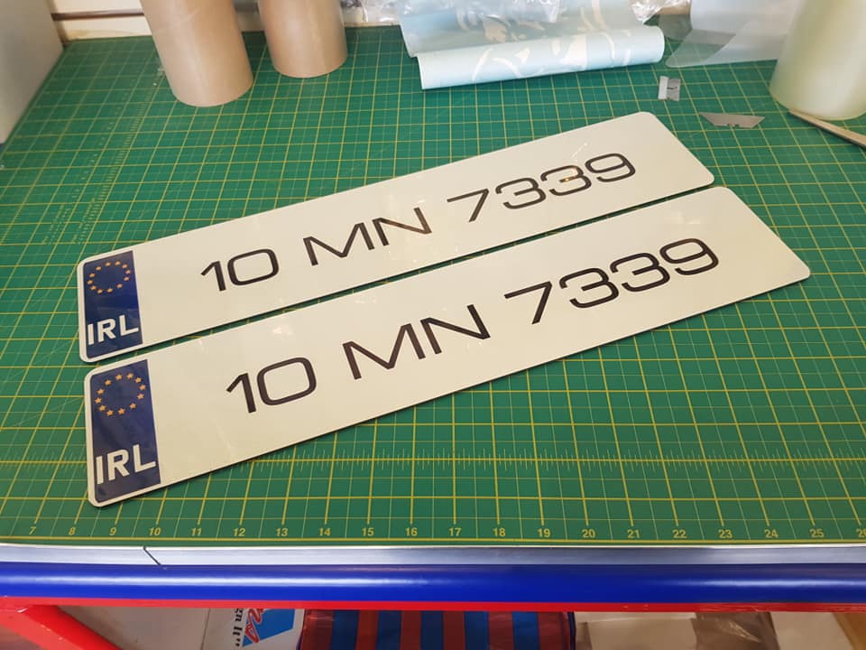 SKINNY PLAIN IRL PLATES NO BORDER